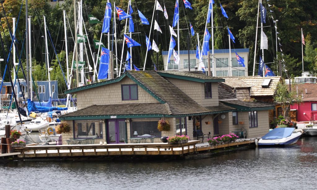 26 Famous Things Seattle is Known For: From Mount Rainier to Sleepless ...